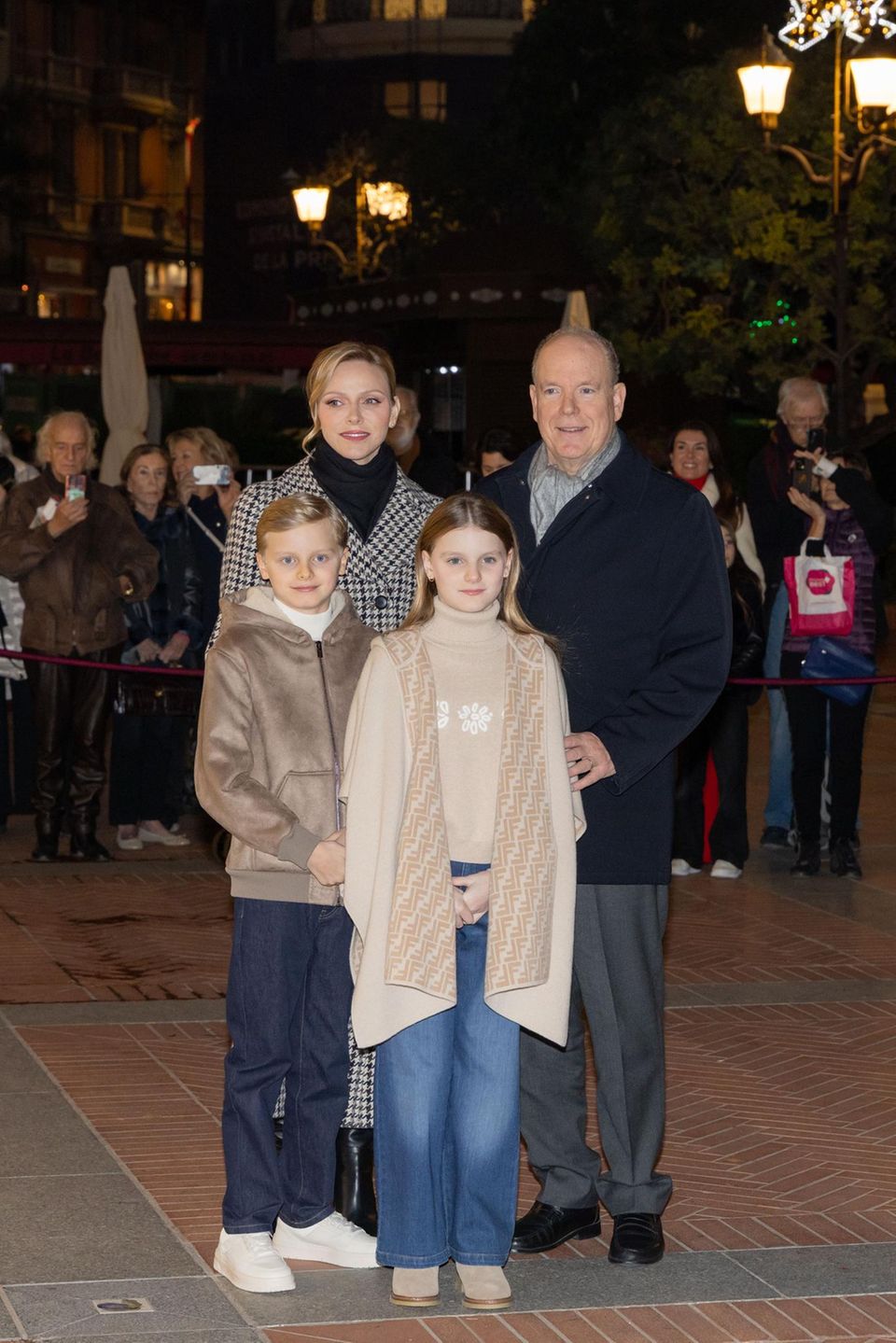 Reduziert, durchdacht und dennoch wirkungsvoll! Fürstin Charlène zeigt ...