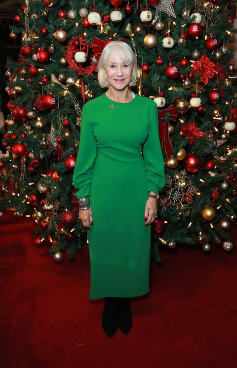 Helen Mirren zeigt, wie modern Weihnachtslooks sein können | BRIGITTE.de