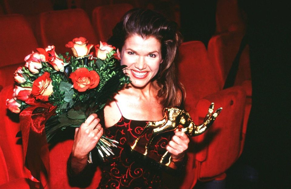Vom Kinderstar zur Entertainerin: Anke Engelke feiert 60. Geburtstag ...