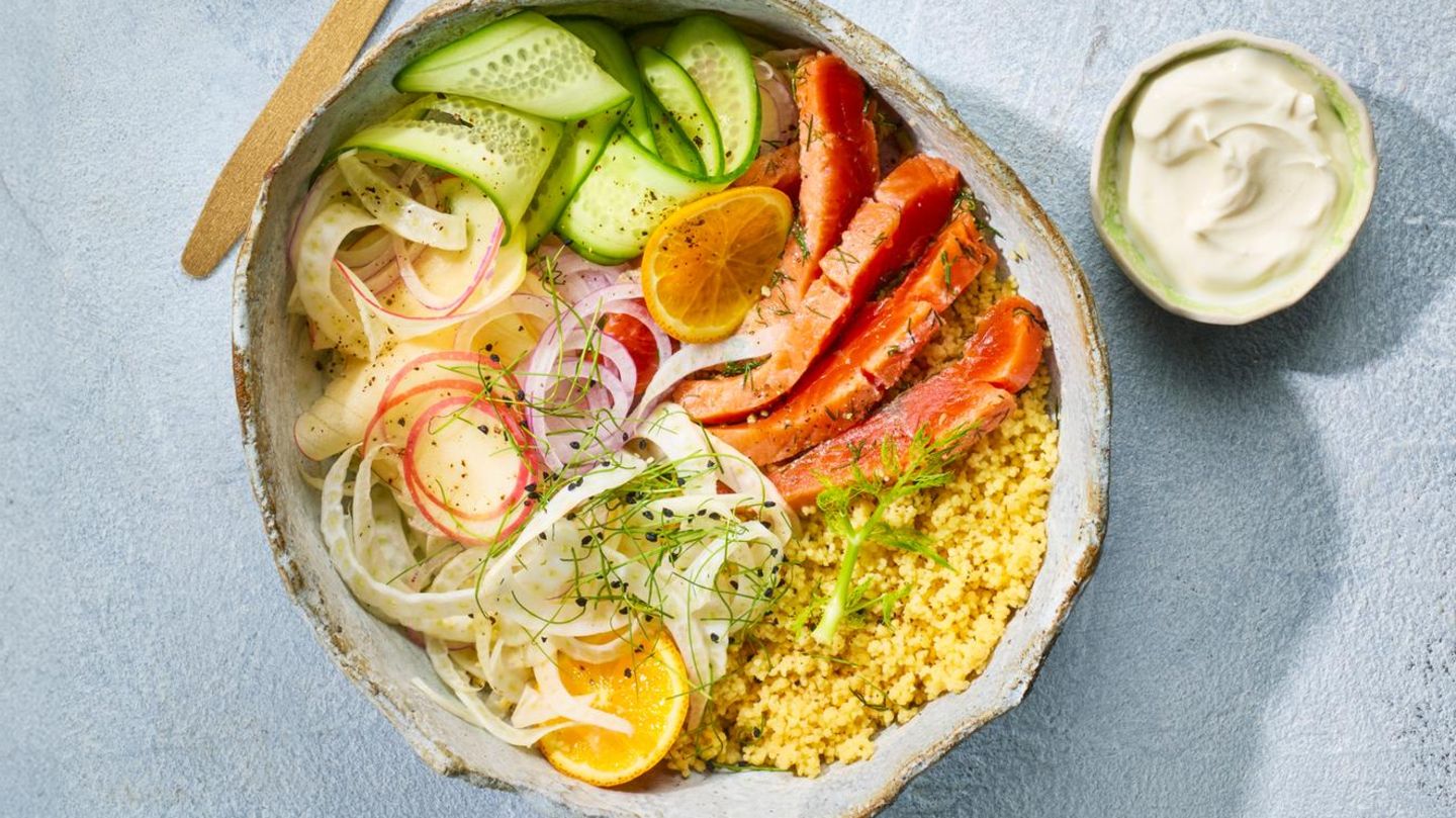 Wildlachs-Couscous-Bowl | BRIGITTE.de