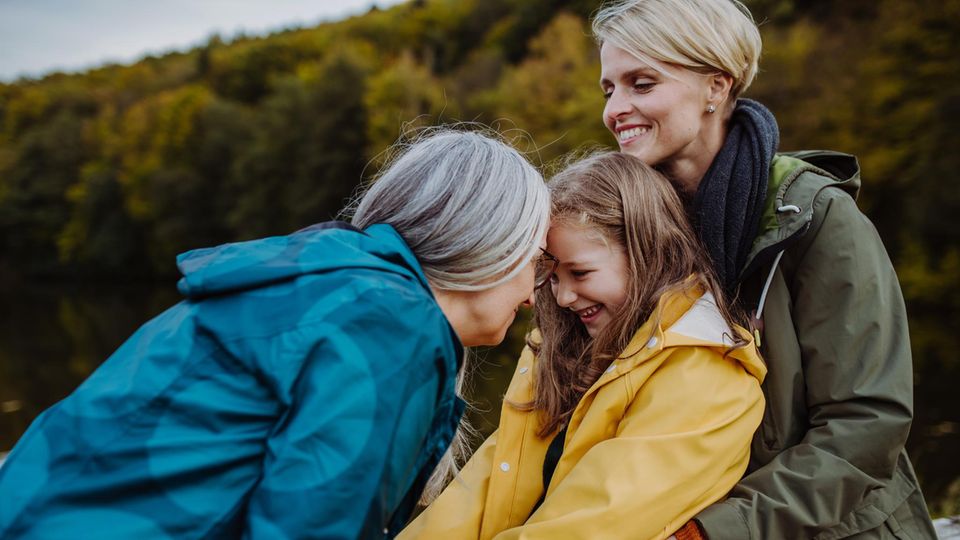 Schwiegermutter: 3 Arten, die ein echtes Geschenk sind | BRIGITTE.de