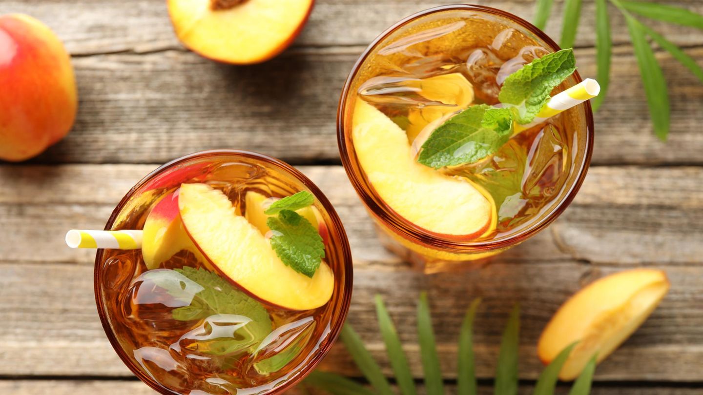 Noch leckerer als Aperol Spritz! DAS ist das Sommer-Trendgetränk 2026 ...