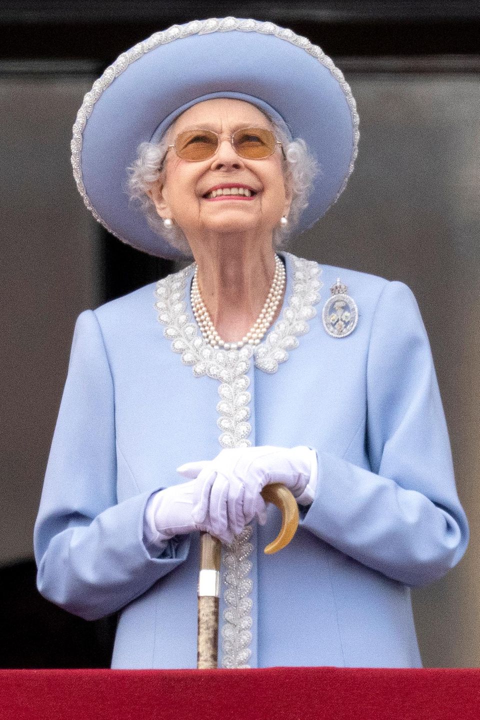 Sie wäre heute 100 geworden: Queen Elizabeths ikonischsten Looks ...